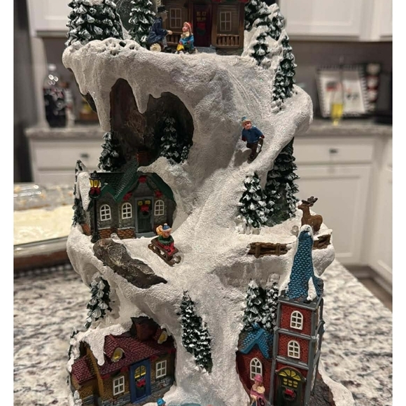 Holiday | Alpine Christmas Village Sledding Slope Mountain Scene W ...